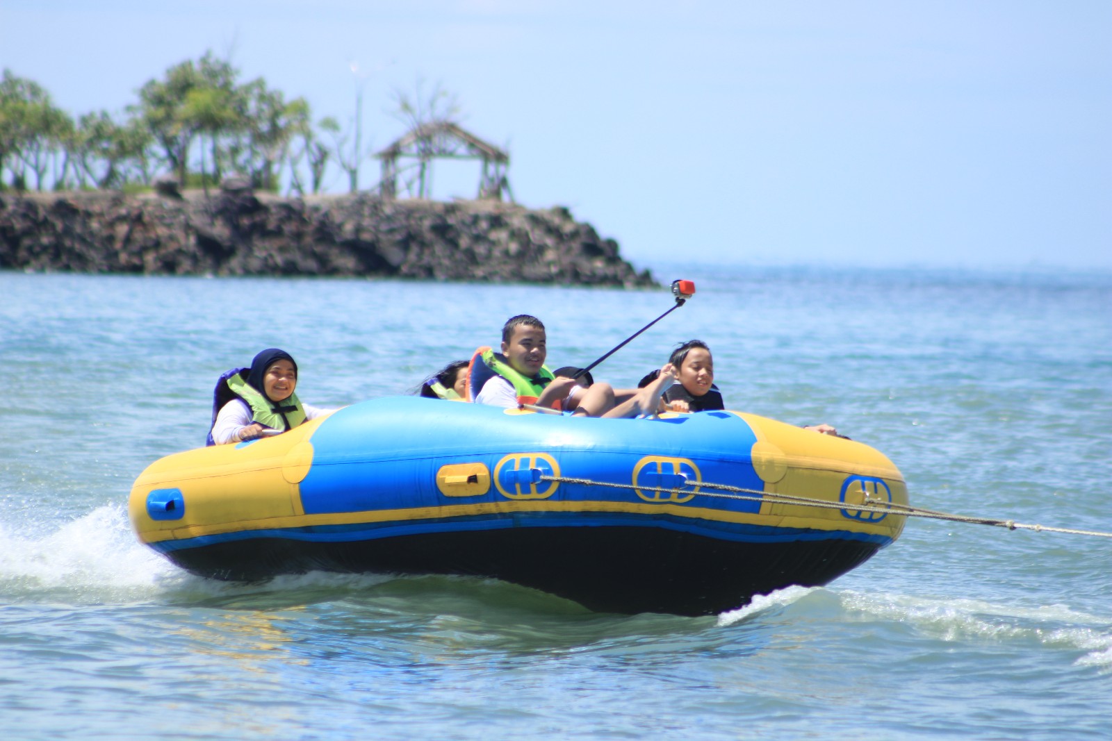 Donat Boat Anyer - Watersport Anyer